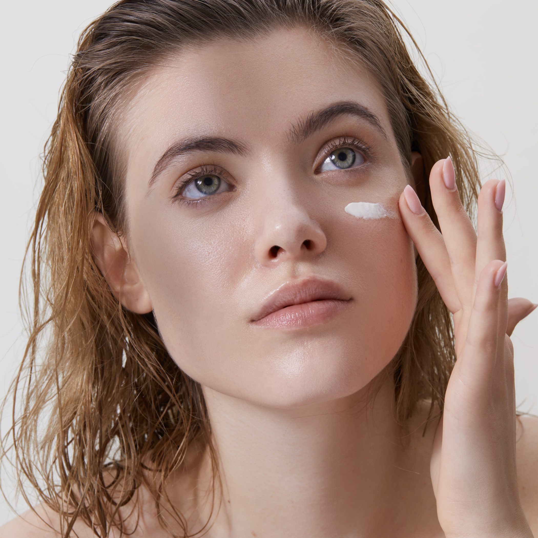 Sunlight MAT TINTED DRY TOUCH FLUID SPF50+ | Ivatherm
